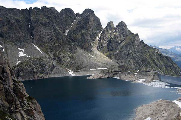 ZainoinSpalla - Un capolavoro dell'ingegno umano: la salita al Lago del ...